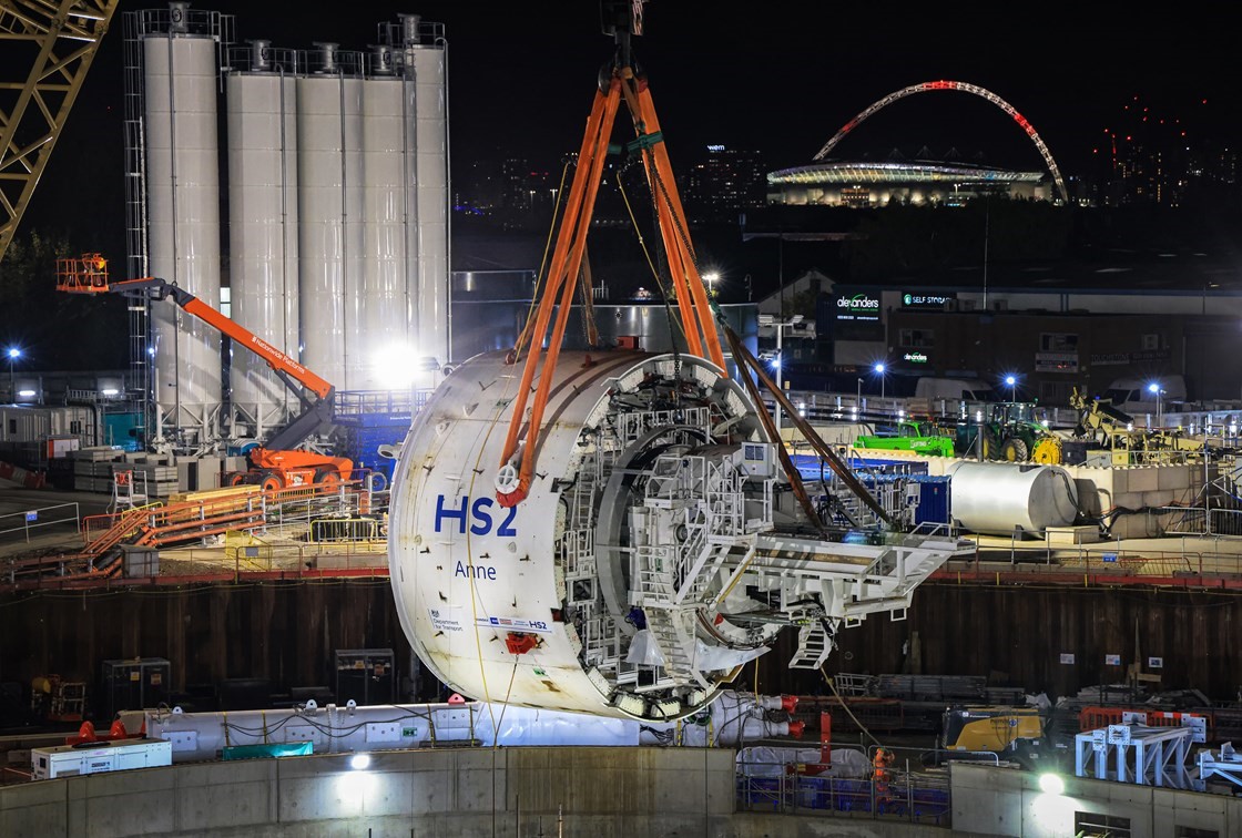 HS2 completes major lifts of giant tunnelling machine